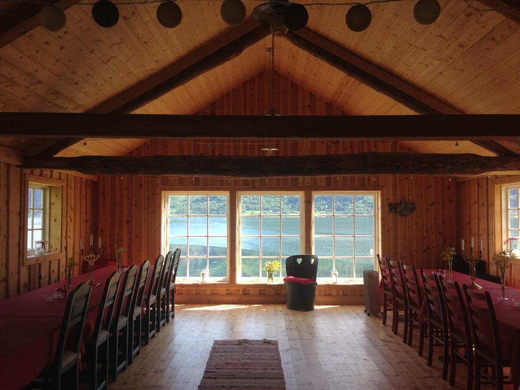 Nes Gard, Høyheimsvik (updated prices 2025)