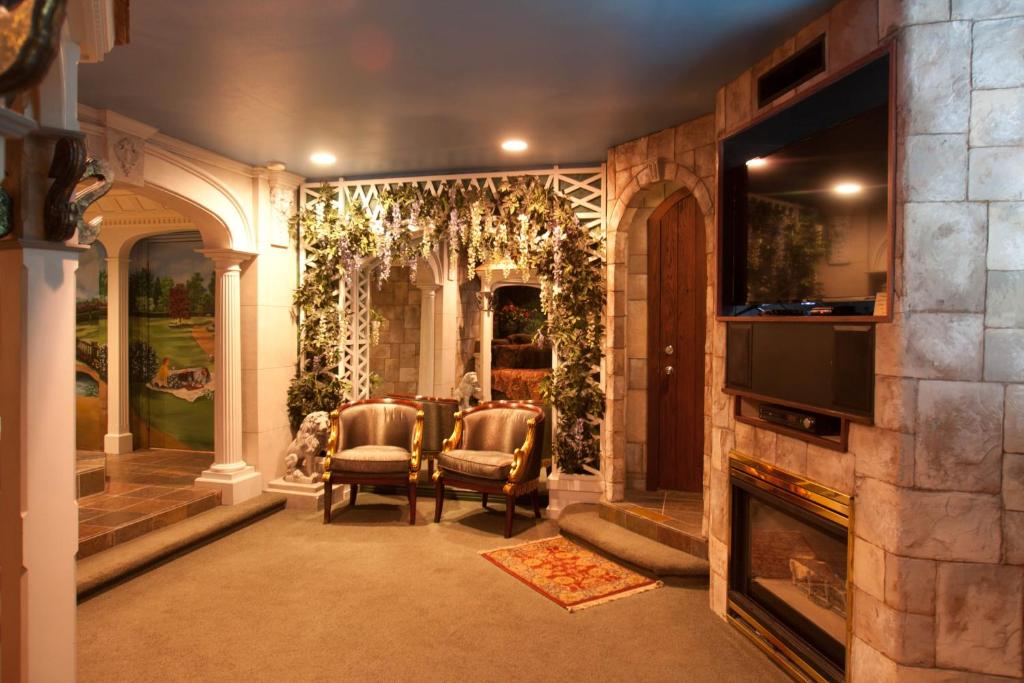 Black Swan Inn Luxurious Theme Rooms, Pocatello (updated prices 2025)