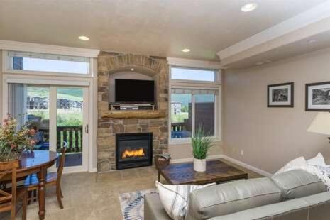 Beautiful Huntsville Vacation Rental 10 Mins From Snowbasin Ls 40 - Huntsville, UT