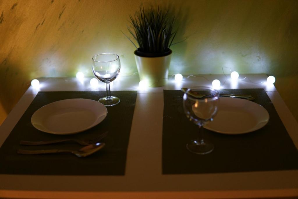 Top 10 romantic dinner ideas for two at home decorating to set the mood ...