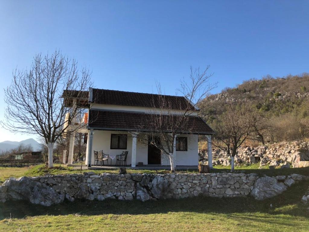 Milovan, Cetinje (updated prices 2026)