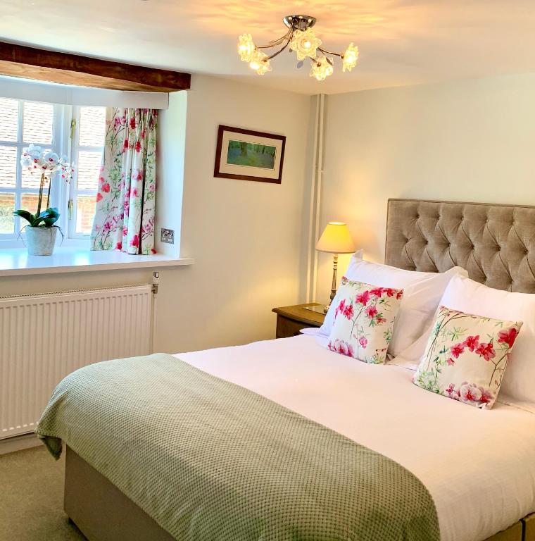 Springwells House, Steyning (updated prices 2025)