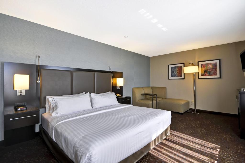 Holiday Inn Express Romulus / Detroit Airport by IHG, Romulus (updated ...