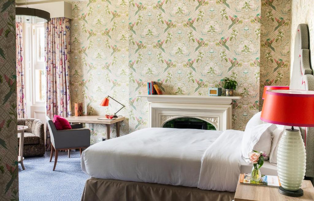 Pendley Manor, Tring (updated prices 2025)