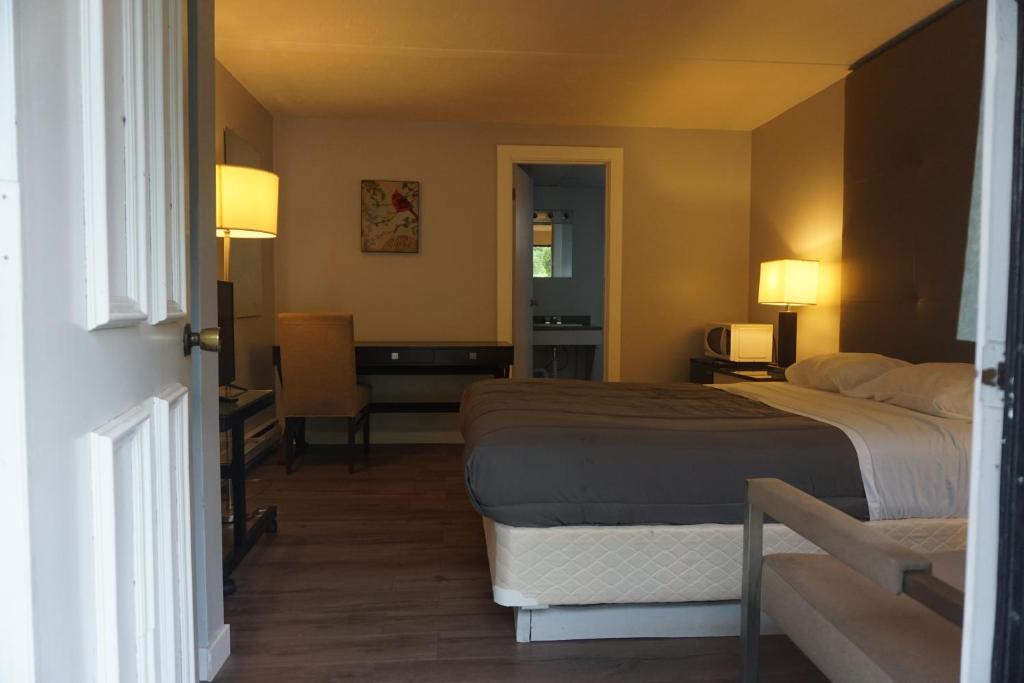 The Mighty Fraser Motel, Boston Bar (updated prices 2026)