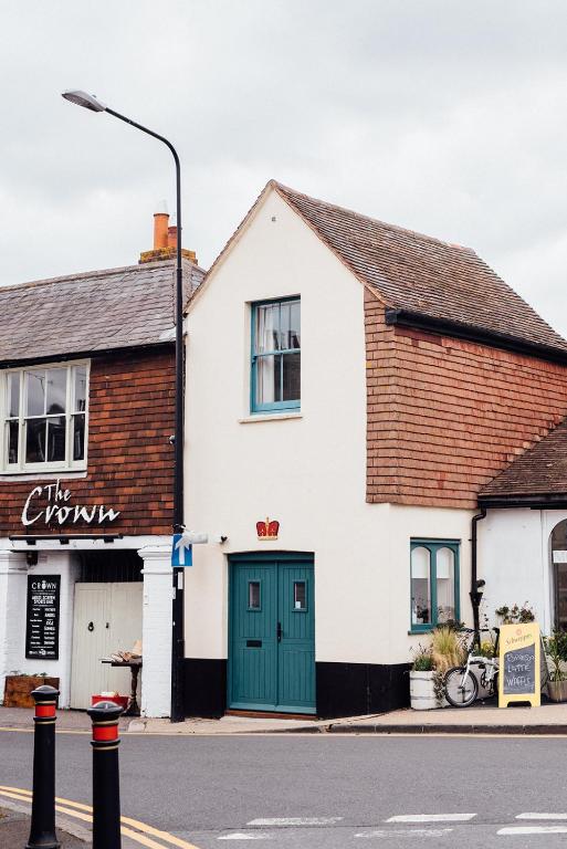 Crown Stables, Rye (updated prices 2026)