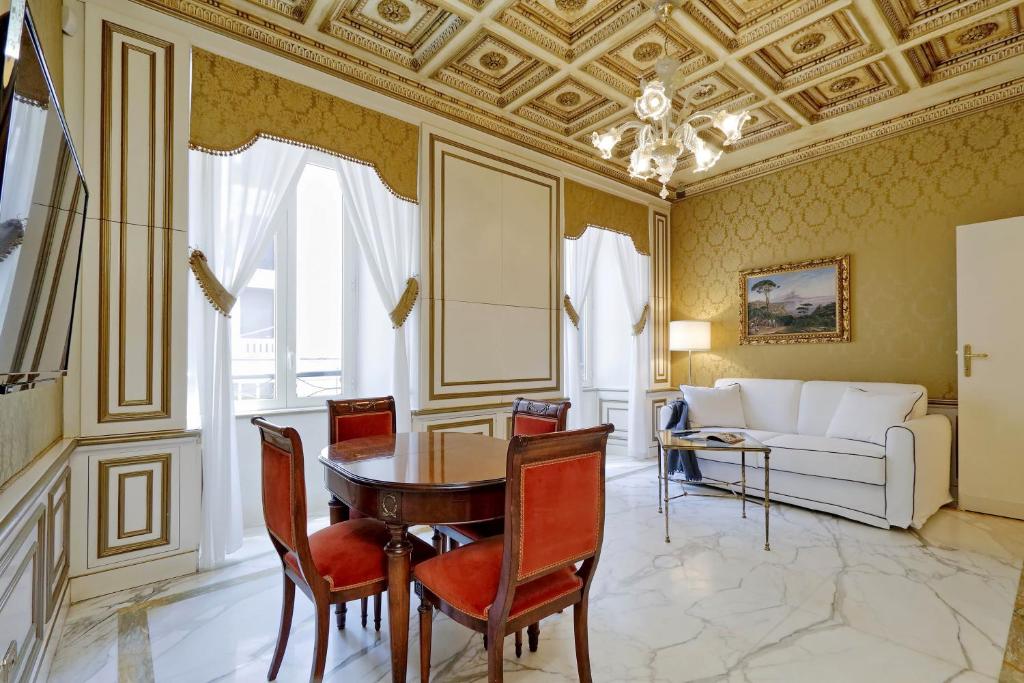 Elegant apartment nearby Trevi Fountain, Rome (updated prices 2026)