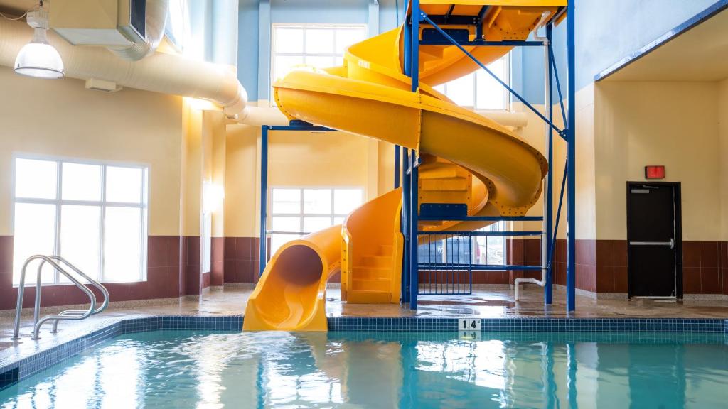 Holiday Inn Express Hotel & Suites - Edmonton International Airport, an ...