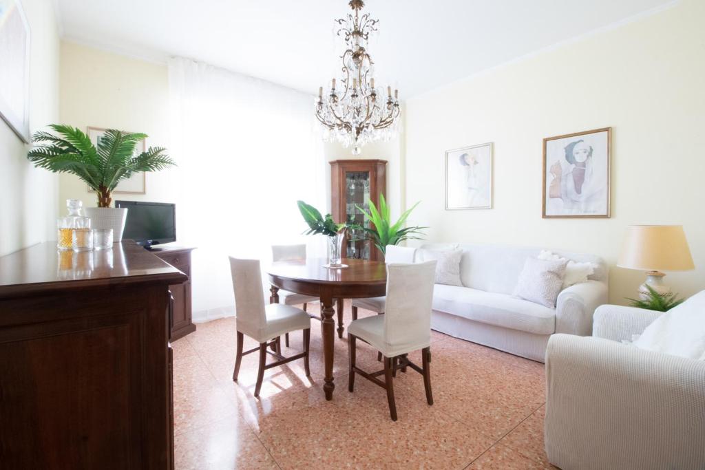 Omar's House, Rapallo (updated prices 2025)