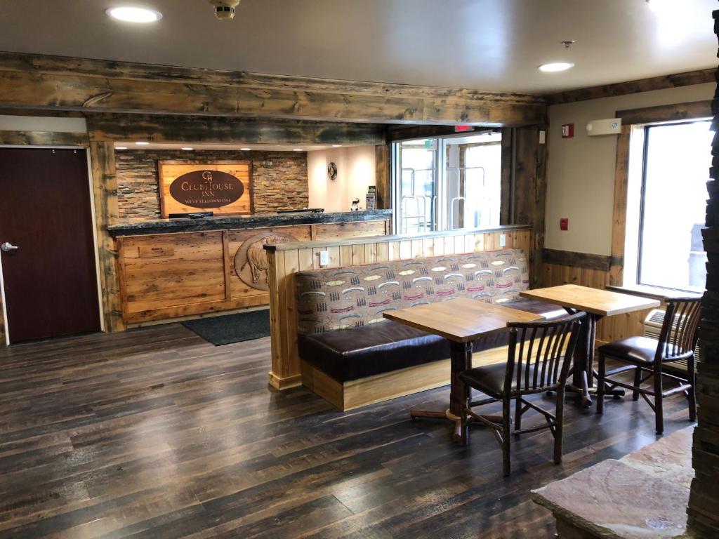 Clubhouse Inn, West Yellowstone (updated prices 2025)