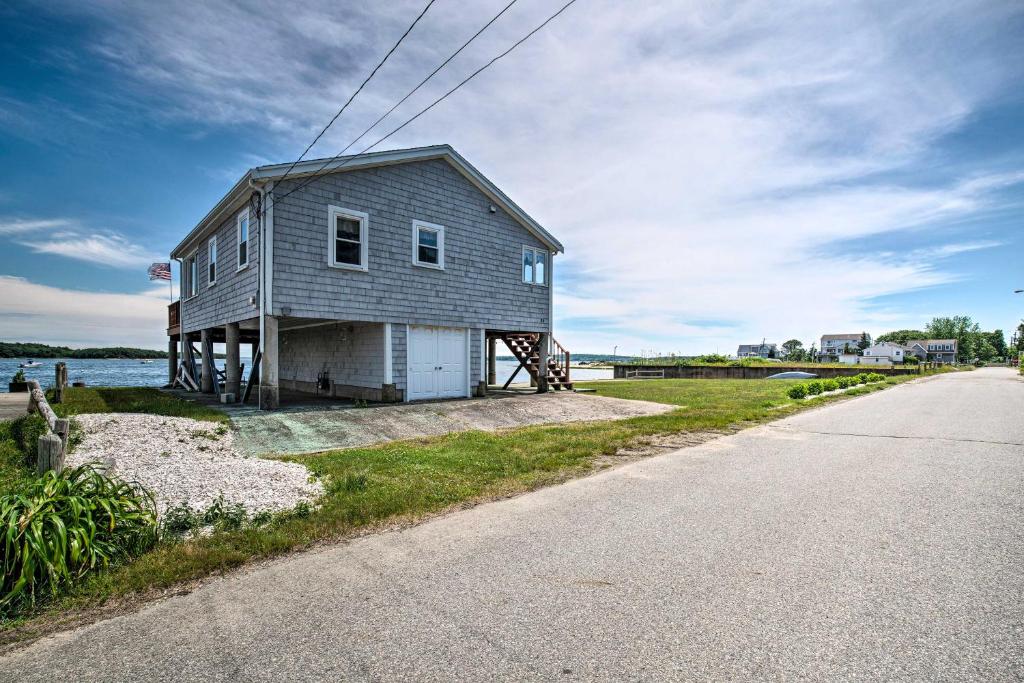 Cape Cod Beach Cottage Water