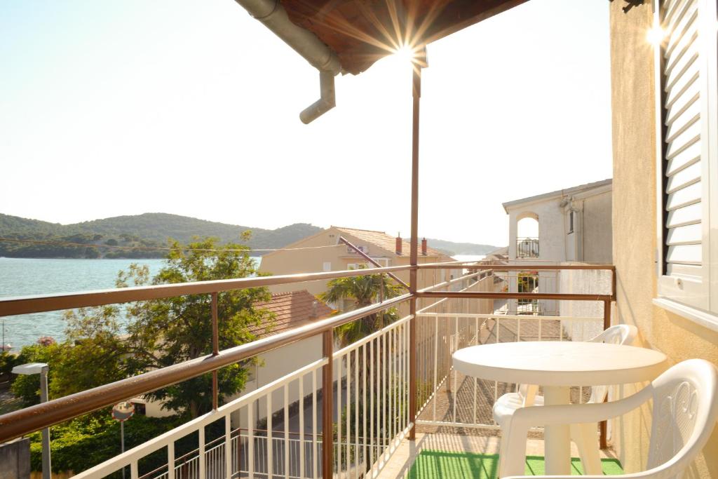 House In Tisno - Tisno