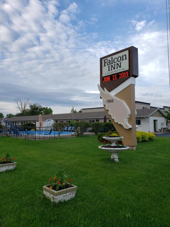Falcon Inn, Niagara Falls (updated prices 2026)