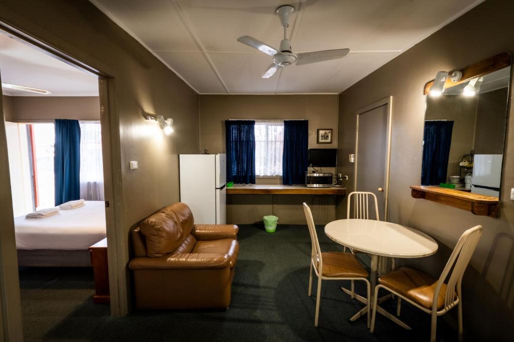 Ardeanal Motel, West Wyalong (updated prices 2025)