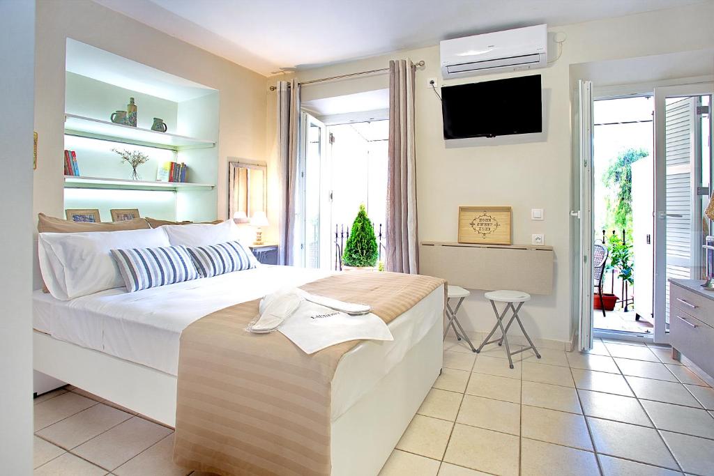 Nona's Studio, Corfu Town (updated prices 2025)