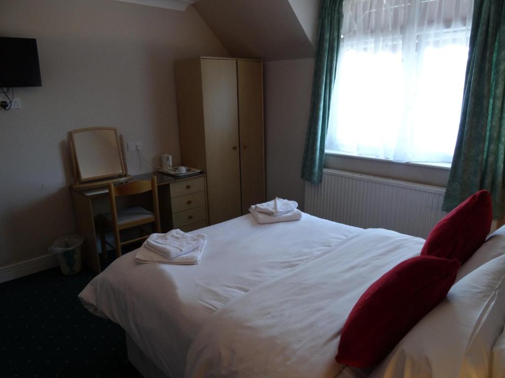 AJ Lodge, Slough (updated prices 2025)