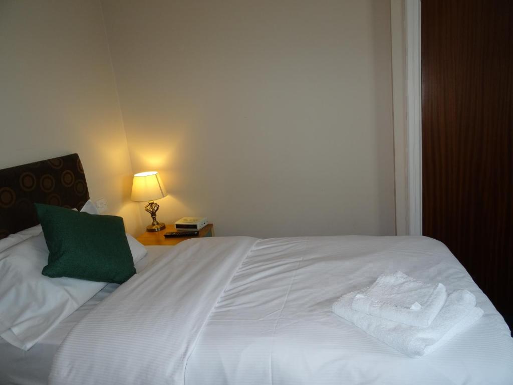 AJ Lodge, Slough (updated prices 2025)