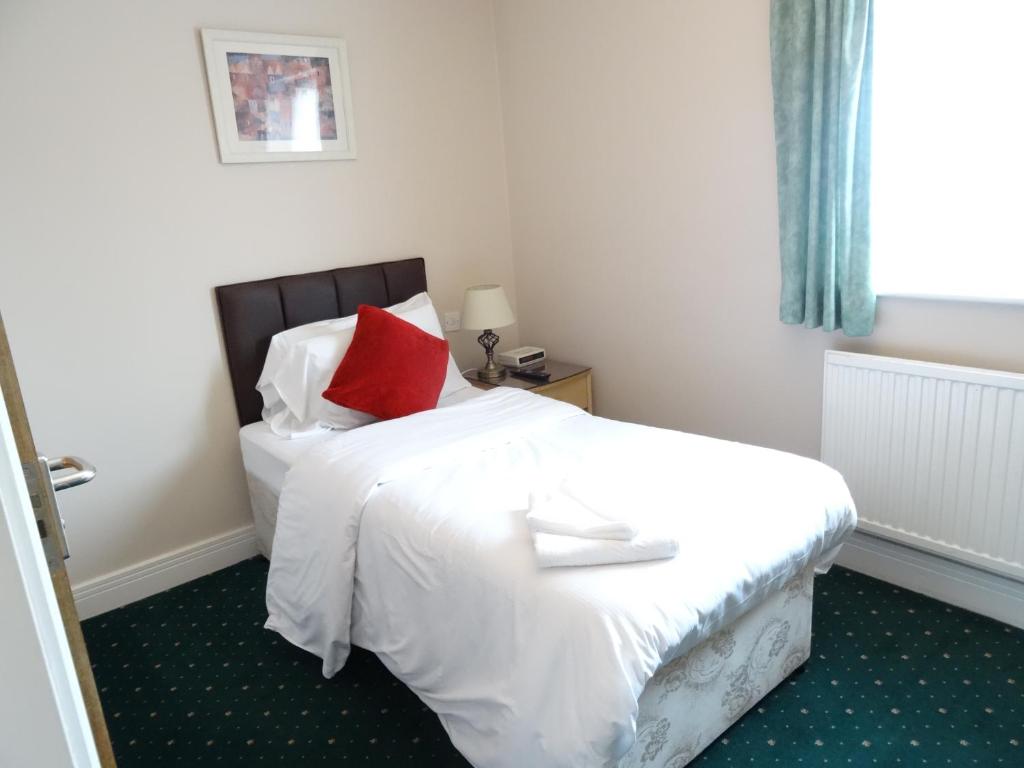 AJ Lodge, Slough (updated prices 2025)