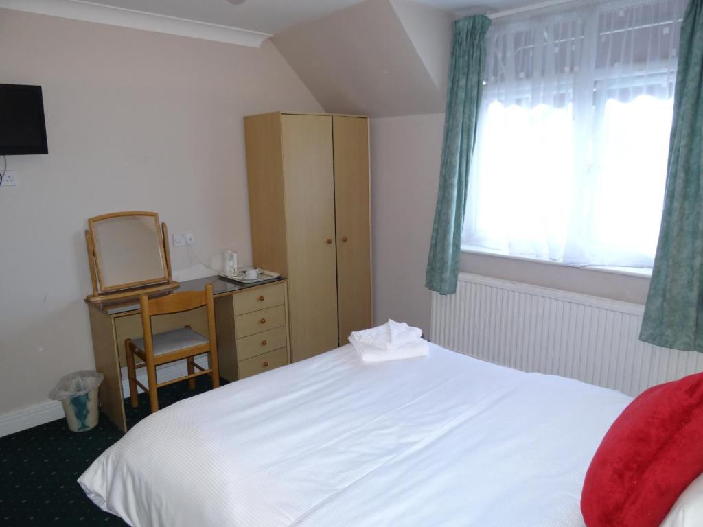 AJ Lodge, Slough (updated prices 2025)