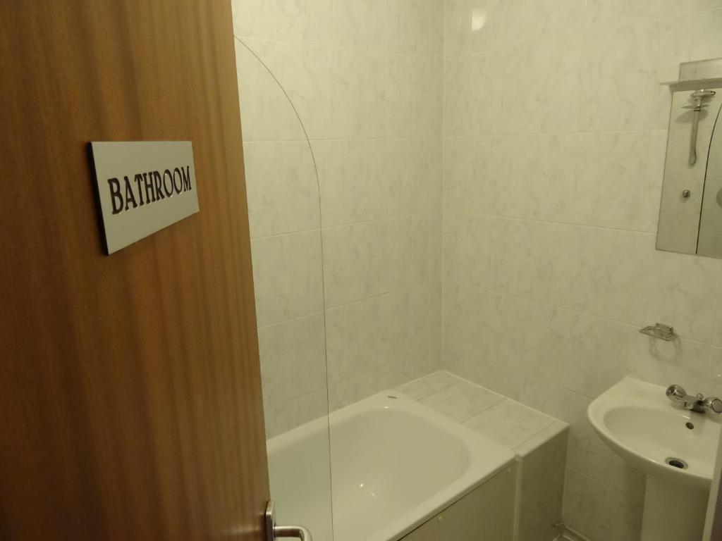 AJ Lodge, Slough (updated prices 2025)