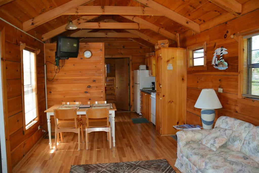 Camp Mack Lodge, Marina & RV Resort, Lake Wales (updated prices 2025)