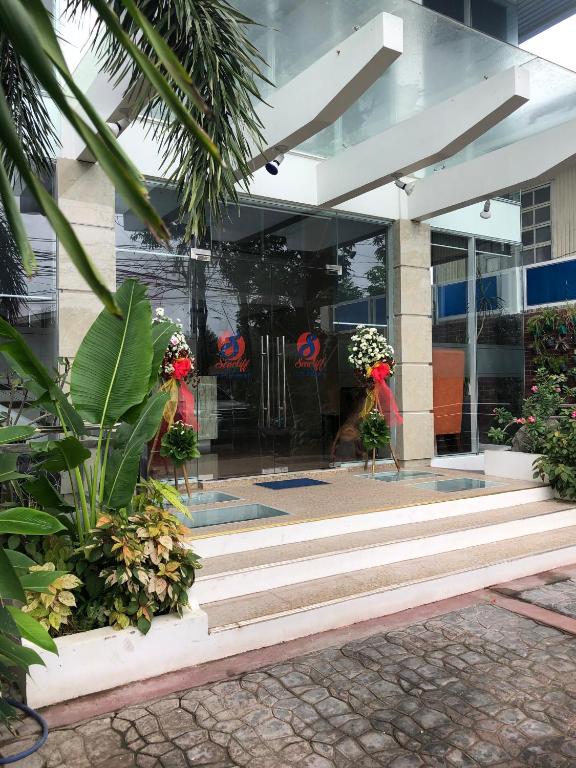 Seacliff Suites Hotel and Resort, Pinamalayan (updated prices 2026)