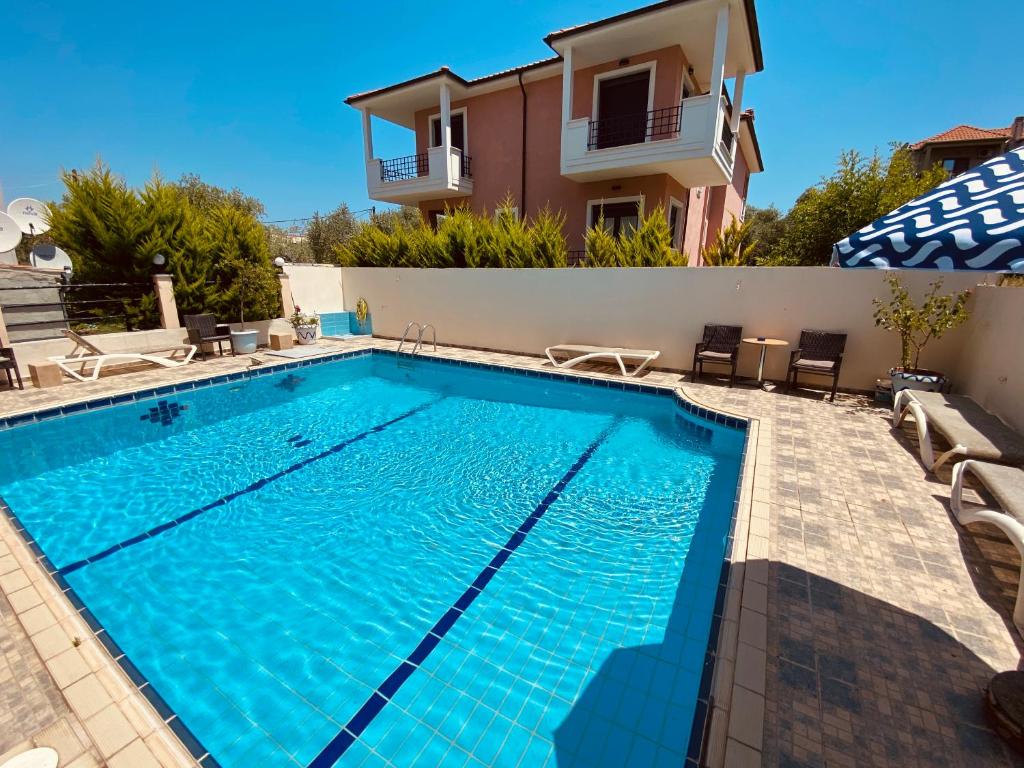 La Luna Studios, Limenas (updated prices 2025)