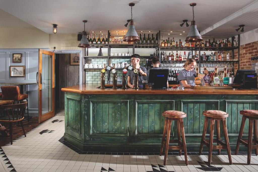 Rock Point Inn, Lyme Regis (updated prices 2025)