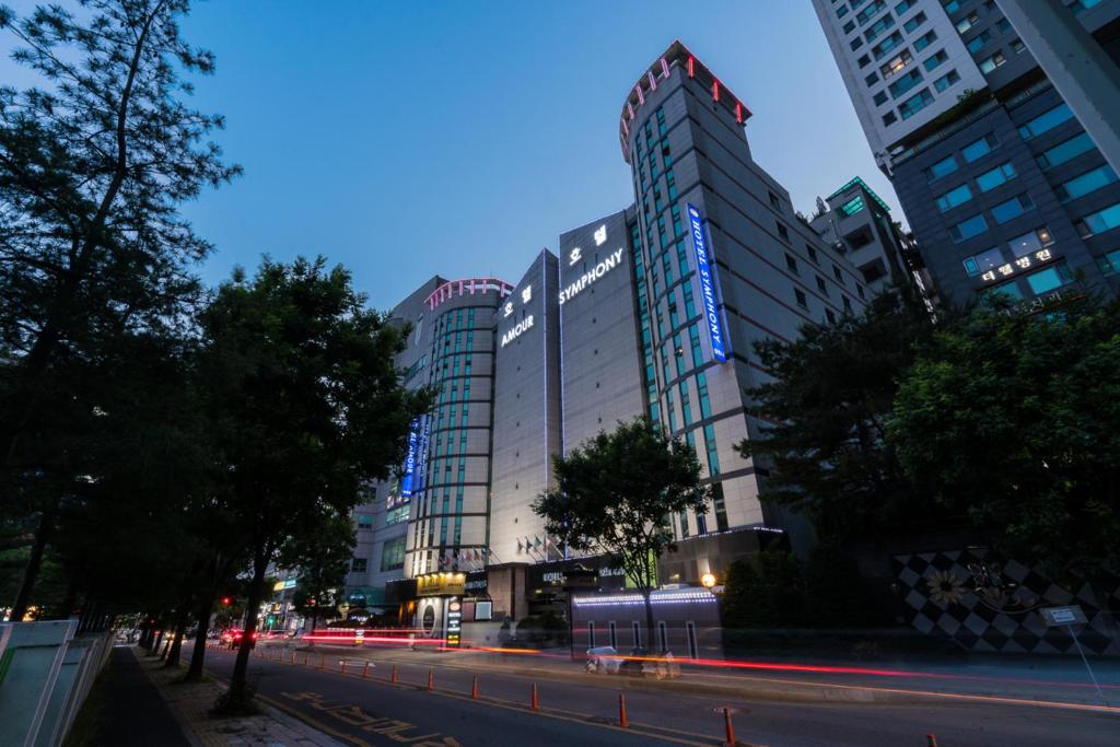 Symphony Hotel, Suwon (updated prices 2026)