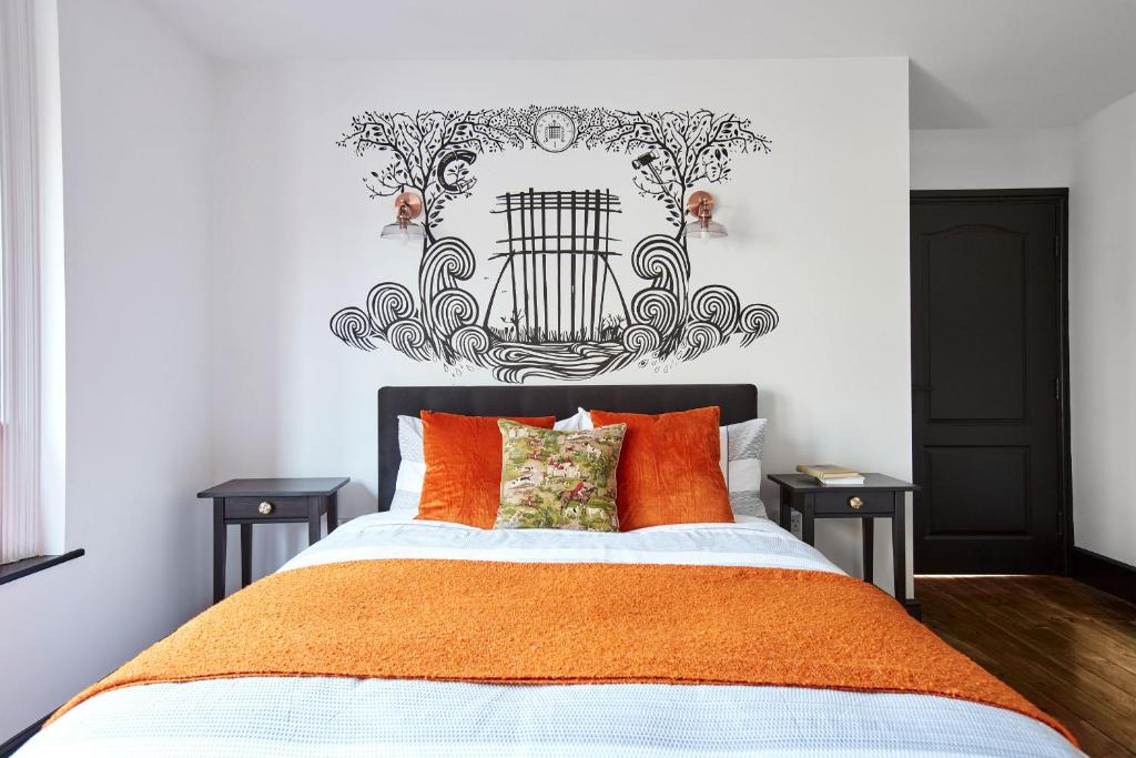 Jet Black Jewel, Whitby – Updated 2024 Prices