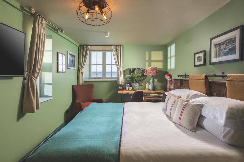 Rock Point Inn, Lyme Regis (updated prices 2025)