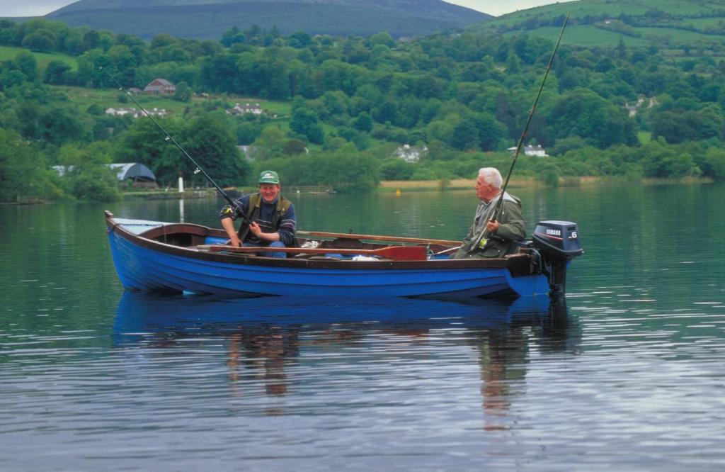 Riverbank Cottages, Scarriff (updated prices 2025)