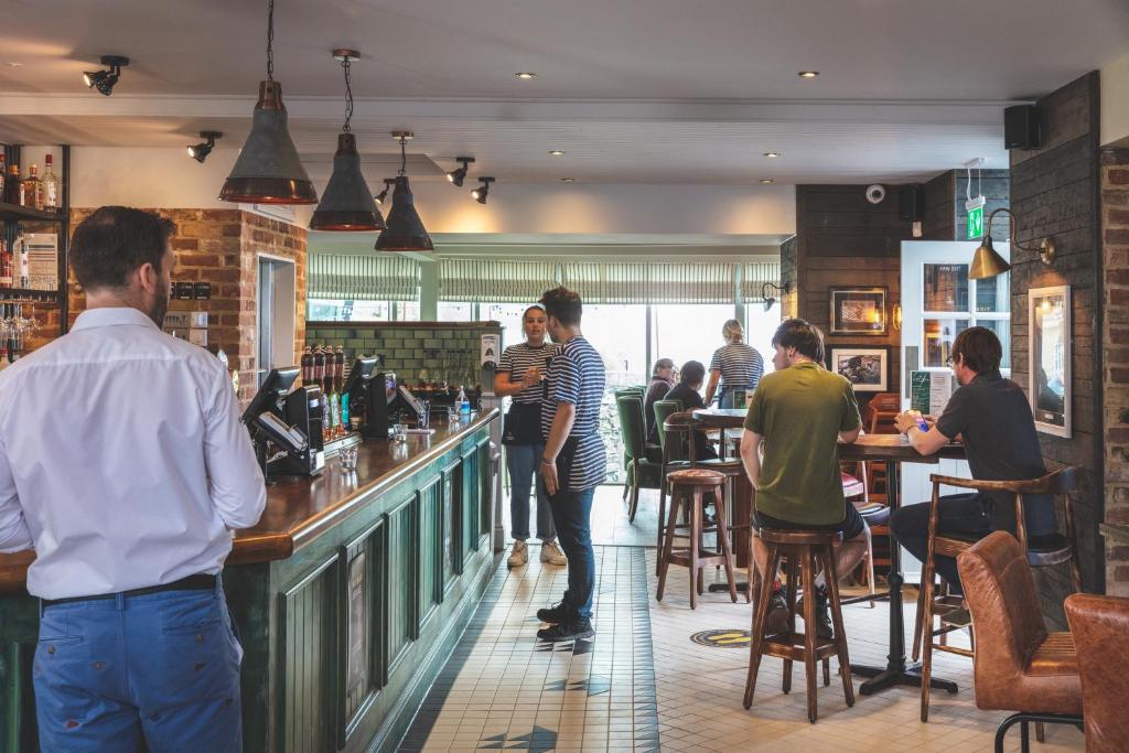 Rock Point Inn, Lyme Regis (updated prices 2025)