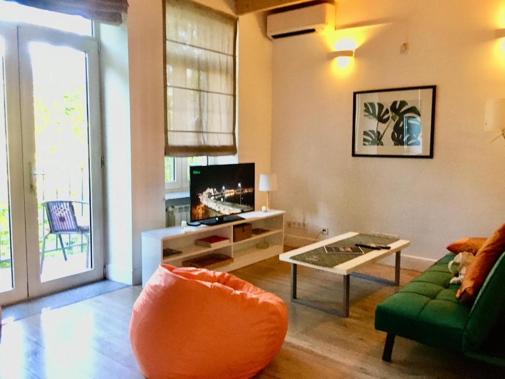 The White Loft, Tbilisi City (updated prices 2025)