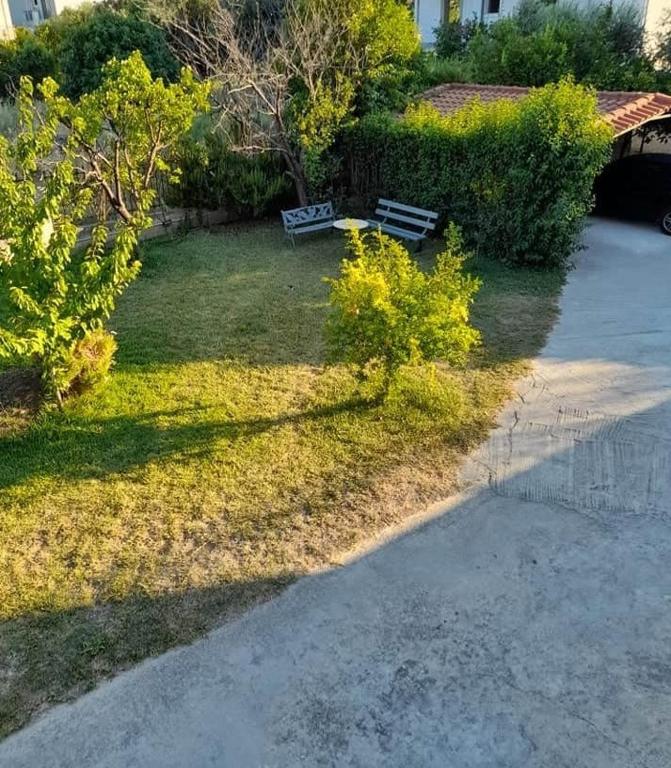 triari, Perivóla (aktualisierte Preise für 2025)