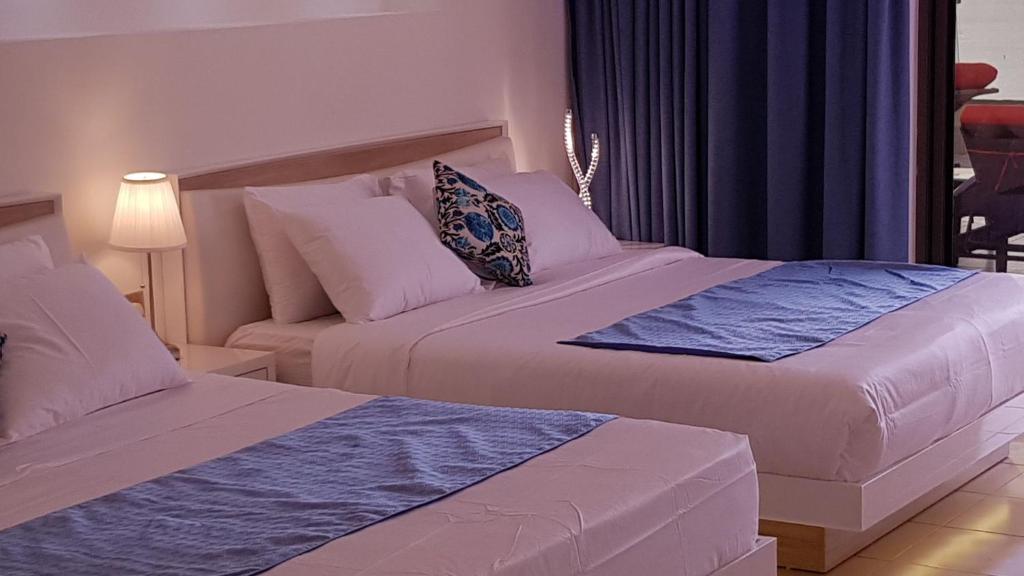 Dubai JBR Amaz Penthouse front sea 5 plus 1 Bdr private Climatized pool ...