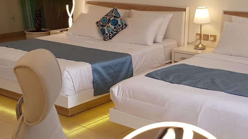 Dubai JBR Amaz Penthouse front sea 5 plus 1 Bdr private Climatized pool ...