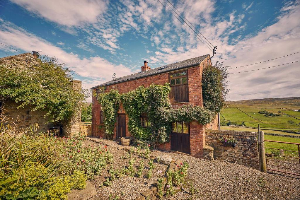 Host & Stay - The Red Brick Barn, Rookhope (updated prices 2025)