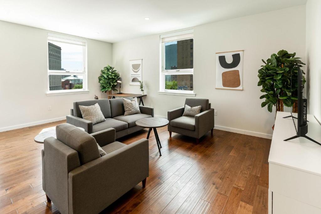 Kislak 602 2BR Penthouse Retreat Above the City, Newark (updated prices ...