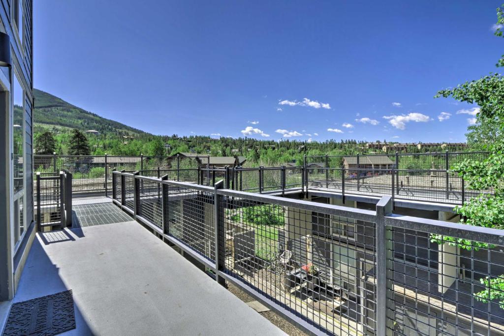 Condo with Mountain Views Walk to Lake Dillon!, Dillon (updated prices ...