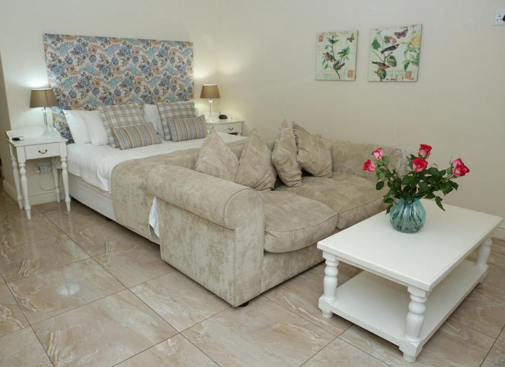 305 Guest House, Amanzimtoti (updated prices 2025)
