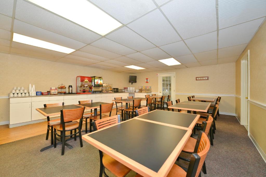 Sandwich Lodge & Resort, Sandwich (updated prices 2025)