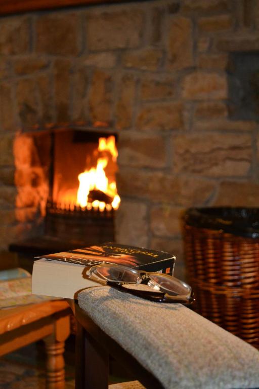 Riverbank Cottages, Scarriff (updated prices 2025)