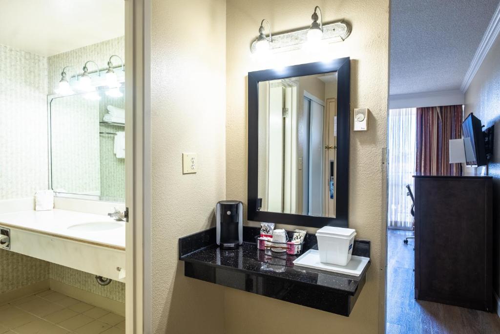 Travelodge by Wyndham Monterey Bay, Monterey (updated prices 2025)