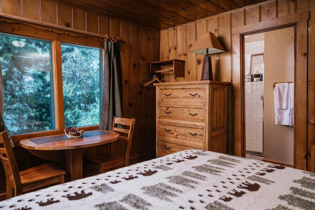 Tamarack Lodge, Mammoth Lakes (updated prices 2025)