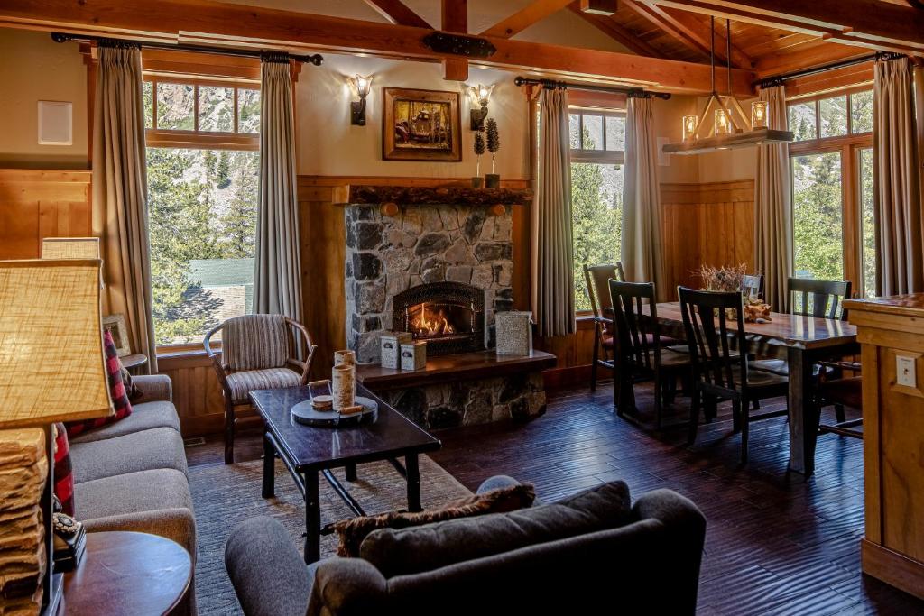 Tamarack Lodge, Mammoth Lakes (updated prices 2025)