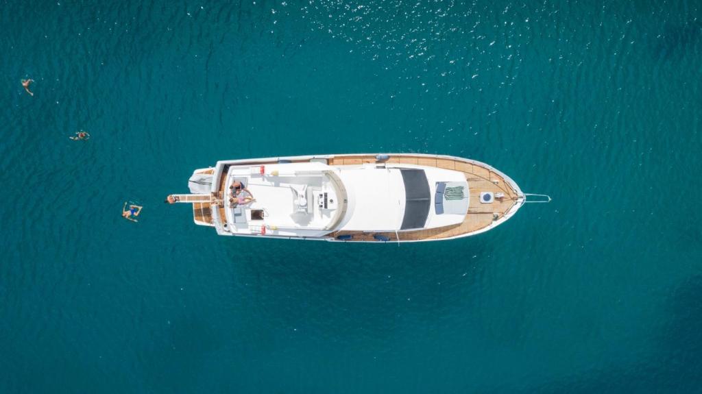 Sea BaronIV "BedsonBoat", Birgu (updated prices 2025)