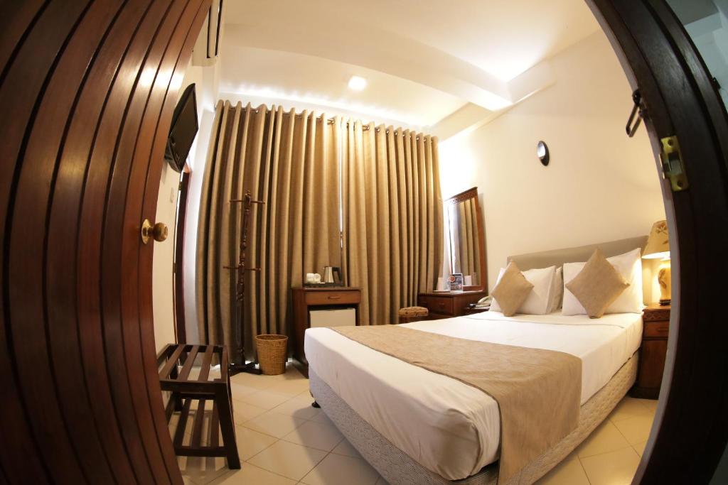 The Royal Mall, Kandy (updated prices 2026)