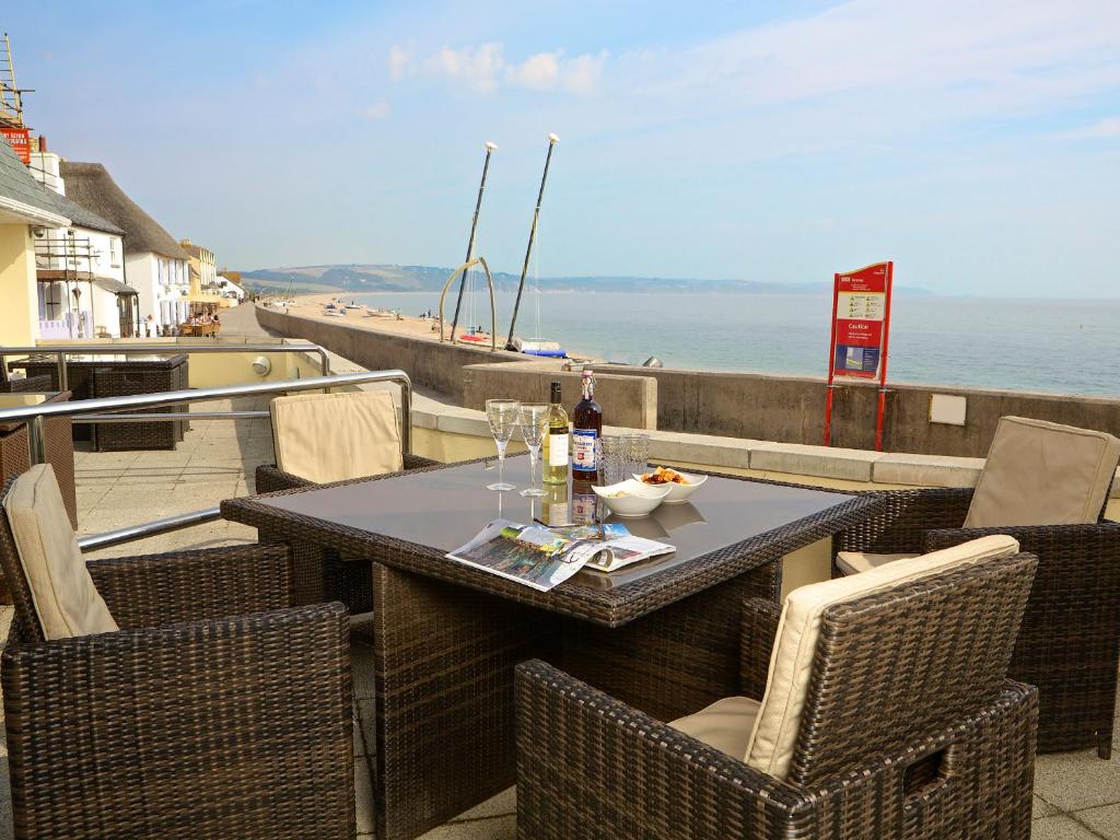1 At The Beach, Beesands (updated prices 2026)