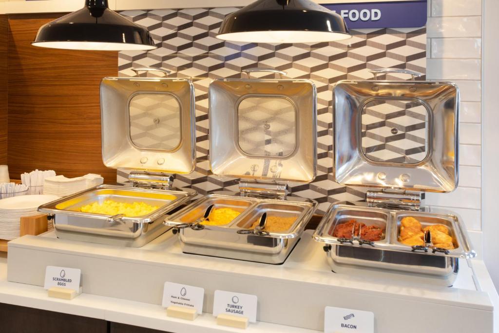 Holiday Inn Express Monterey - Cannery Row by IHG, Monterey (updated ...